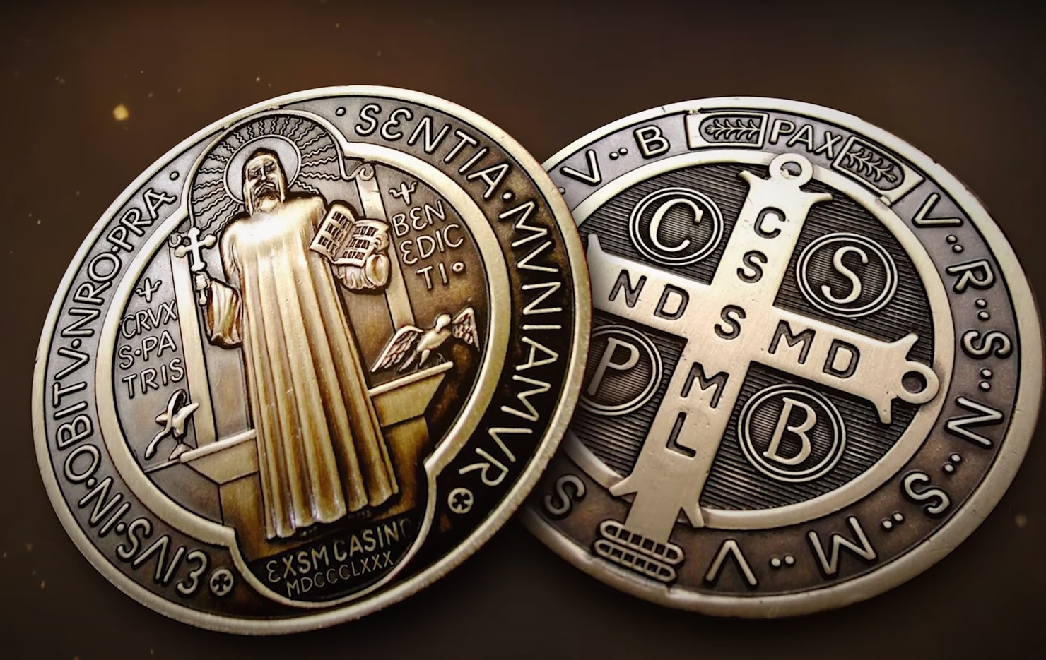Poznáte bohatú symboliku medaily sv. Benedikta?